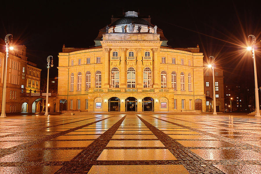 Chemnitz Opernhaus Foto & Bild | architektur, architektur bei nacht ...