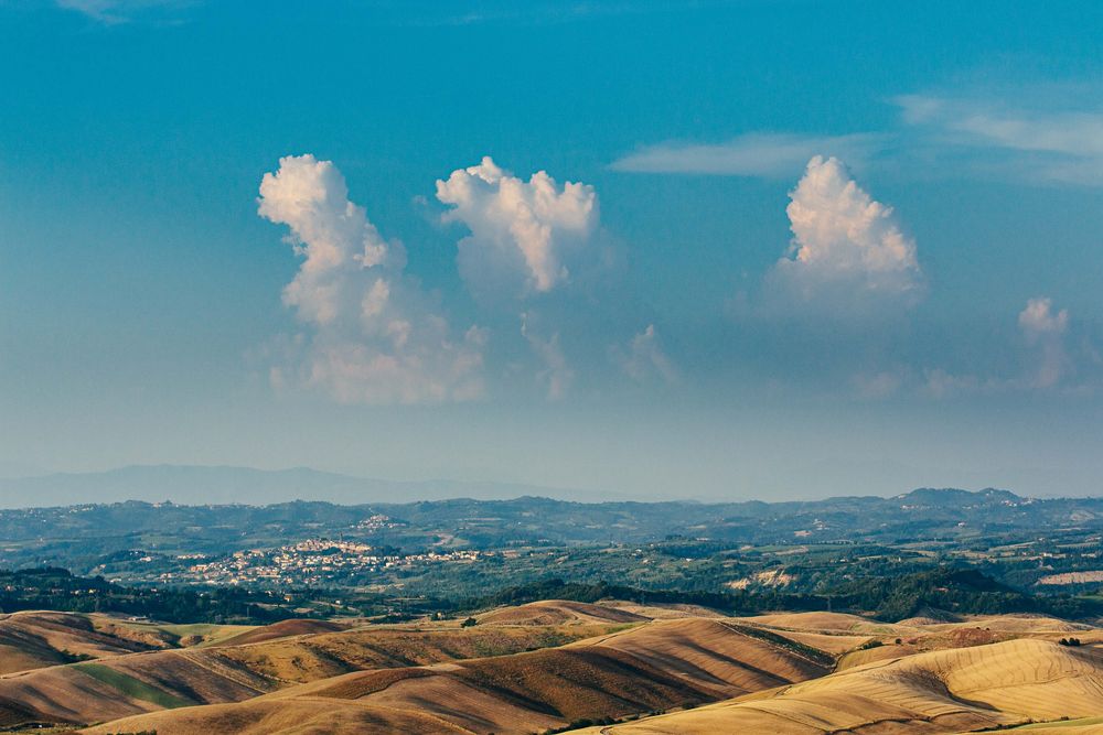 Chianni - le nuvole (III) Foto & Bild | italy, world, blau Bilder auf ...