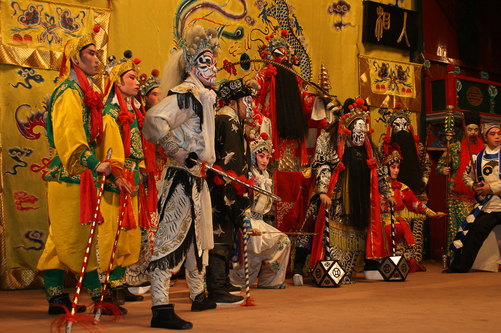 Chinesische Oper Foto & Bild | erwachsene menschen, asia, china Bilder ...