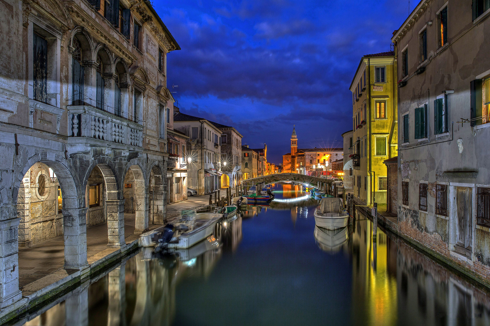 Chioggia Foto & Bild | architektur, architektur bei nacht, italien ...