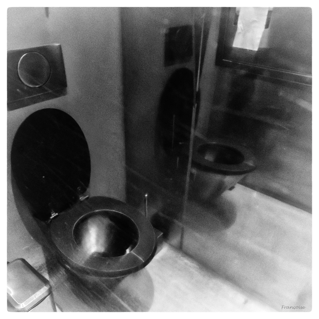 Chiottes photo et image | paris, architecture, paysage urbain Images ...