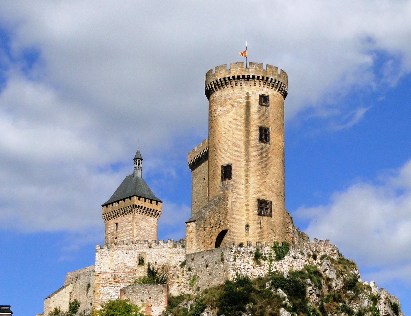 Château de Foix photo et image | architecture, châteaux, chateau Images ...