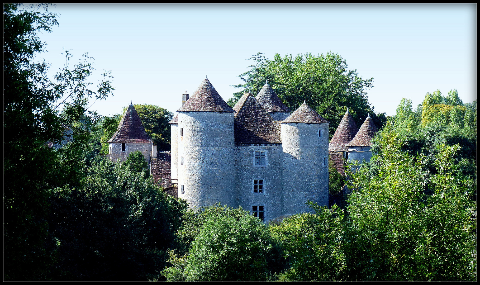 CHÂTEAU - de - FORGES - 10 - - - photo et image | europe, france ...