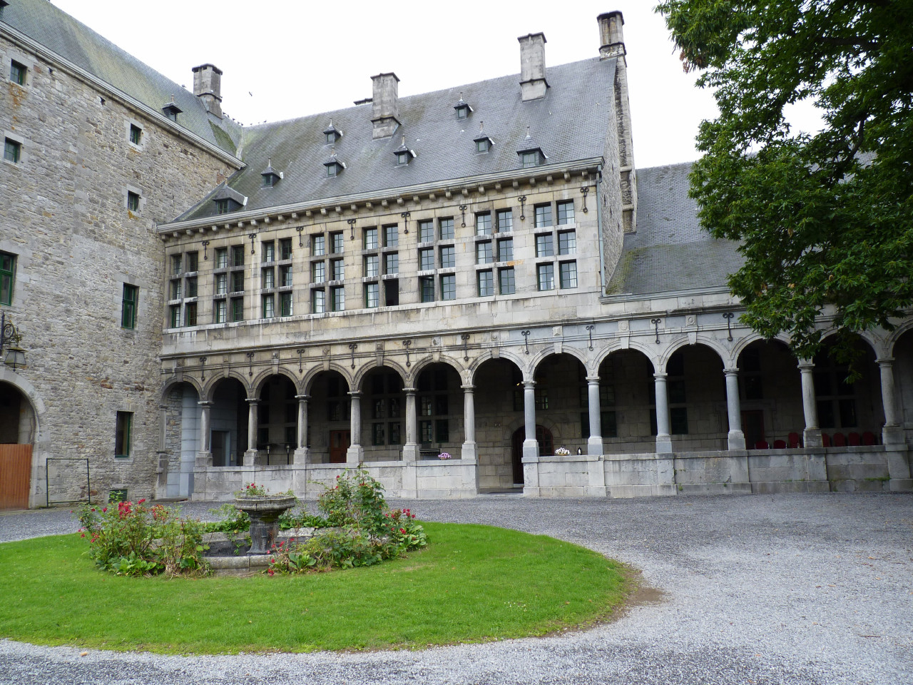 Château de Harzé photo et image | architecture, châteaux, sujets Images ...