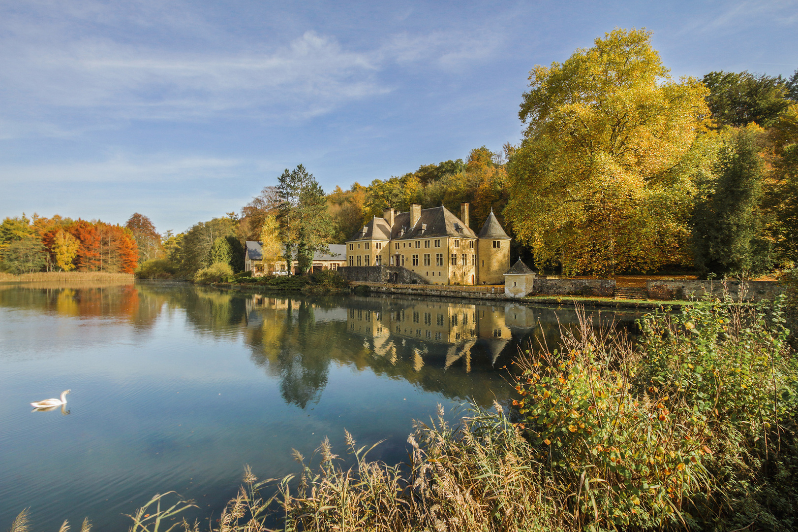 ~ Château d'Orval ~ Foto & Bild | france, world, wasser Bilder auf ...