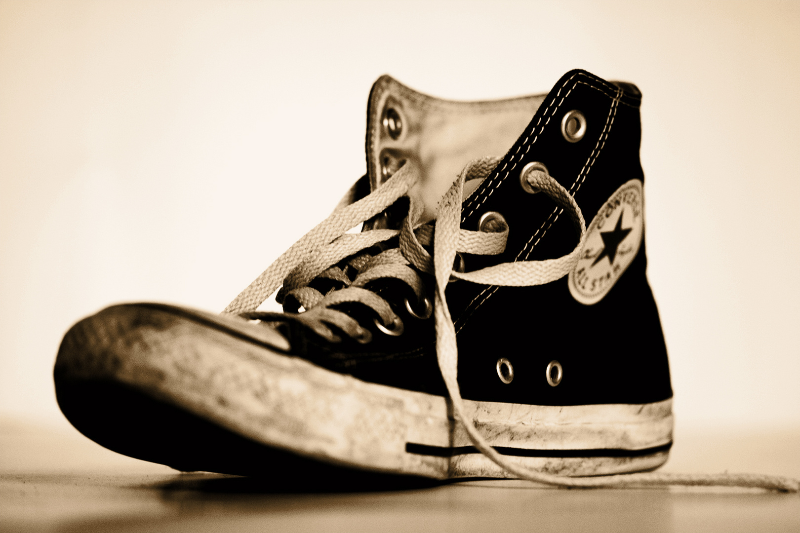 Chucks Foto & Bild | stillleben, schuhe, canon Bilder auf fotocommunity