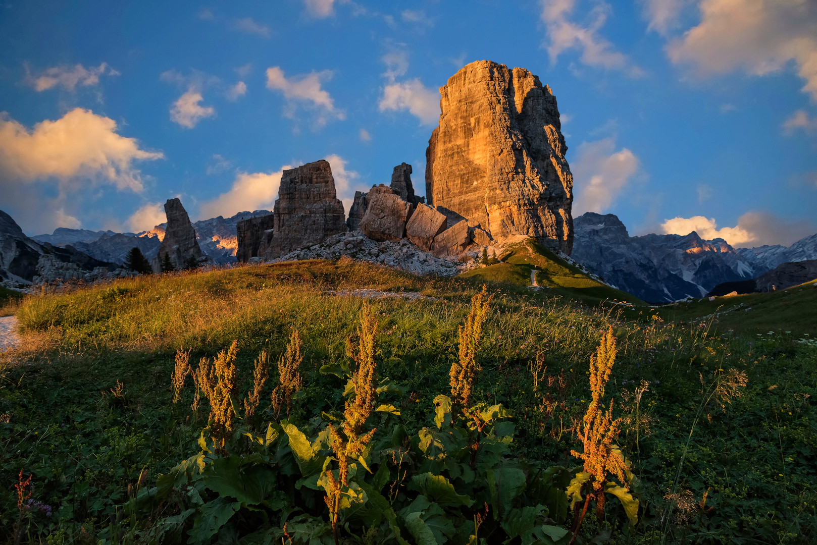 Cinque Torri. Foto % Immagini| montagna, dolomiti, natura Foto su ...