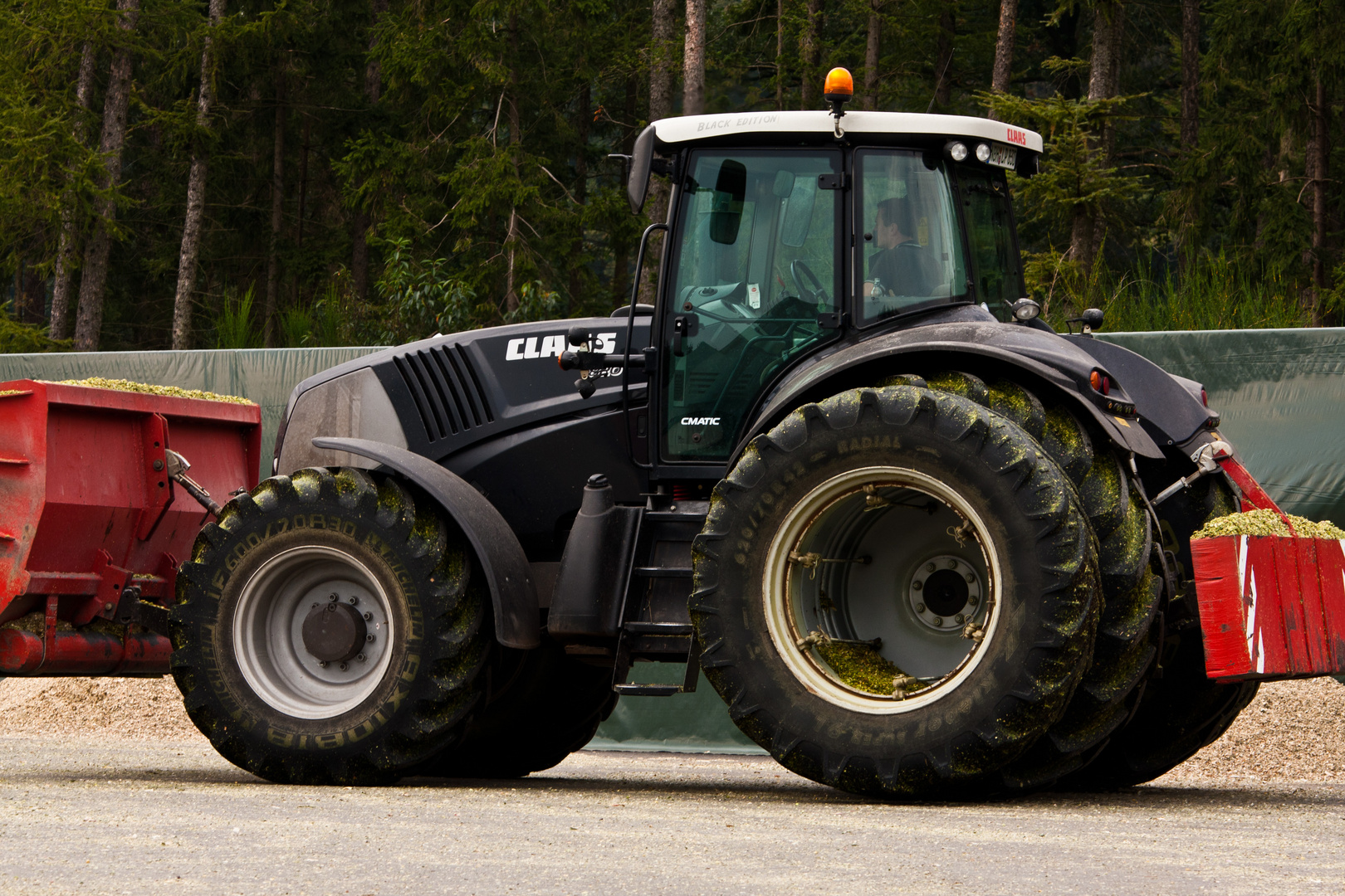 Claas Black Edition Foto & Bild | industrie und technik, traktoren ...
