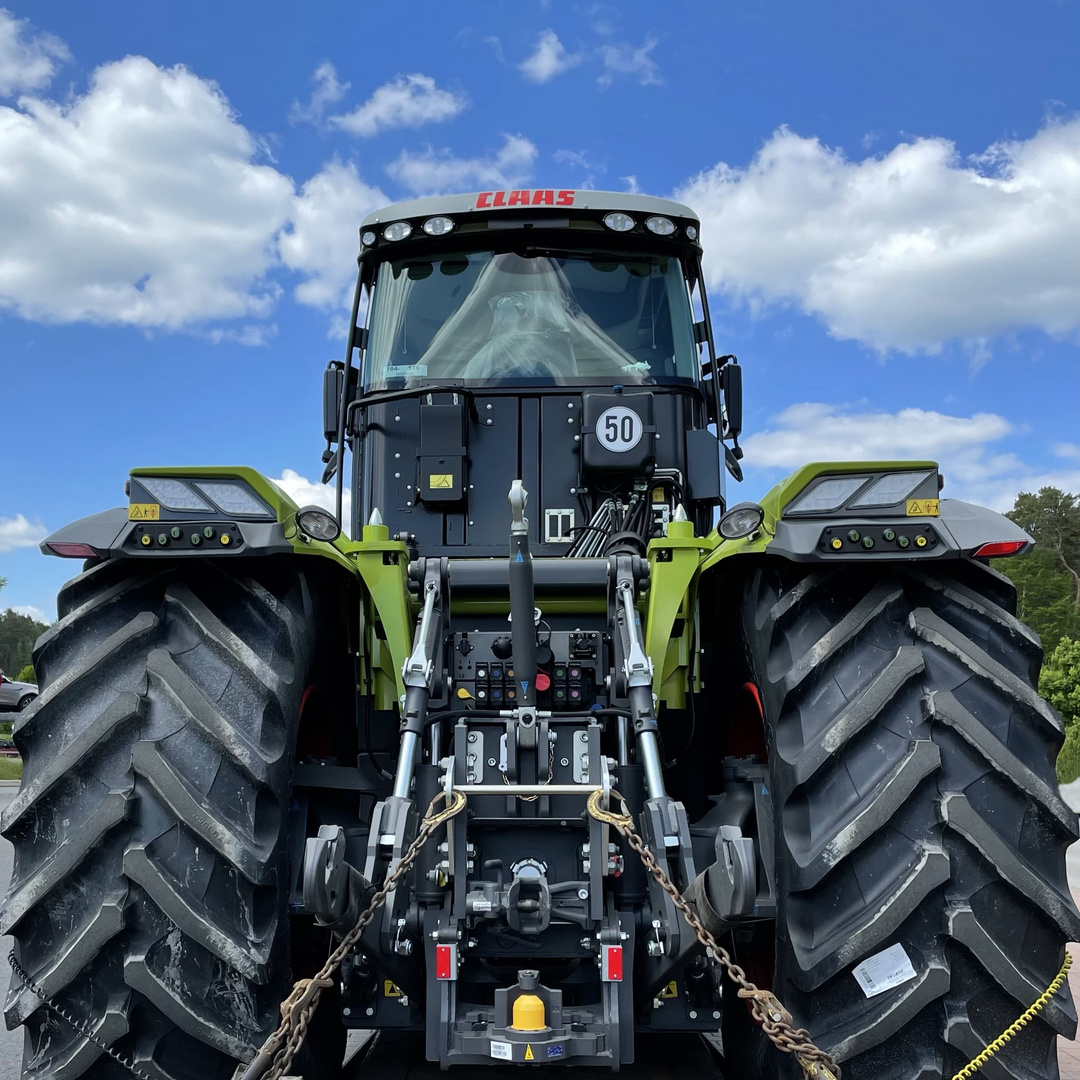 Claas Traktor Foto & Bild | spezial, straße, landwirtschaft Bilder auf ...