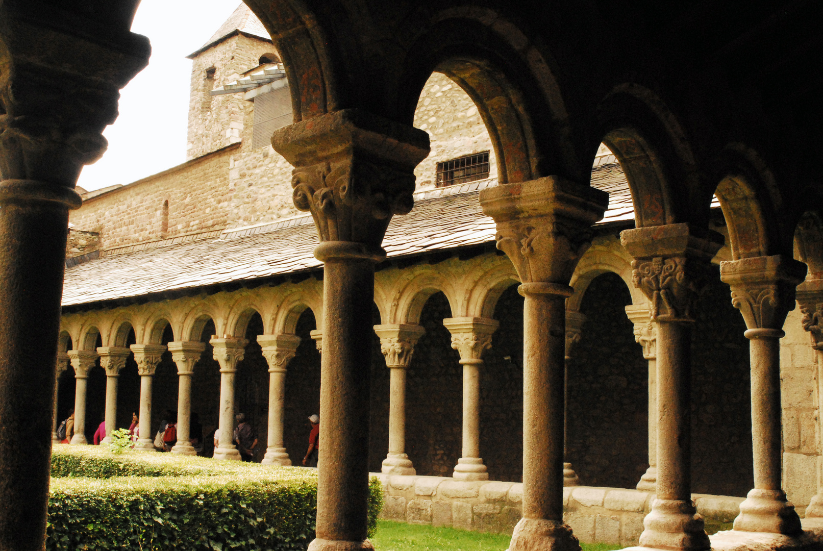 CLAUSTRE ROMÀNIC Imagen & Foto | arquitectura, edificios, templos Fotos ...