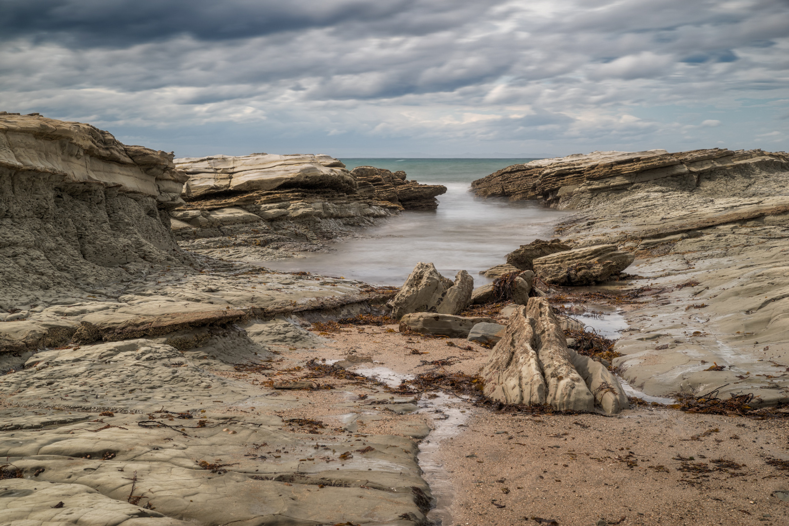 Cliffy coast of Mahia Foto & Bild | australia & oceania, new zealand ...