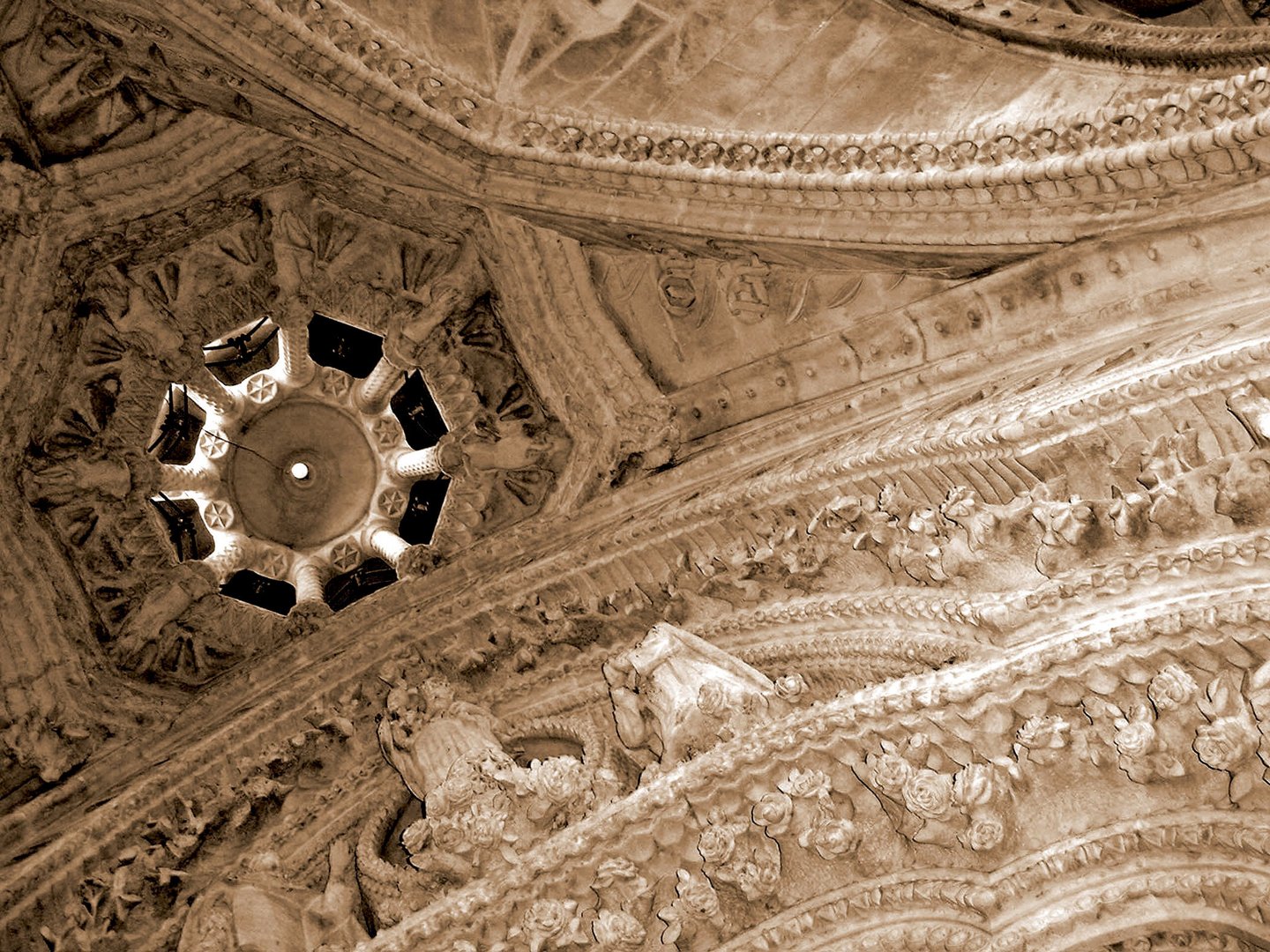 Cloister by Antoni Gaudí, Roof Details, Sagrada Família, Barcelona Foto ...