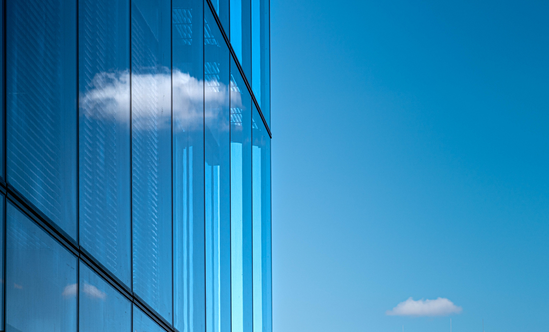 Cloud inside? Foto & Bild | wolke, bibliothek, spiegelung Bilder auf ...