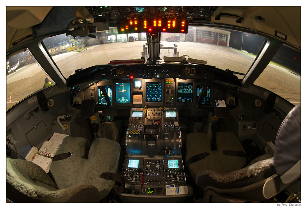 - Cockpit Dash-8-402Q - Foto & Bild | luftfahrt, passagiermaschinen ...