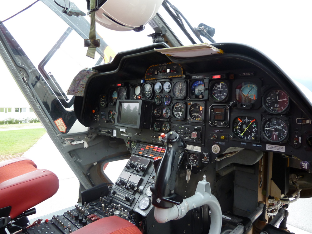Cockpit der BK 117 RK2 Foto & Bild | luftfahrt, hubschrauber, verkehr ...