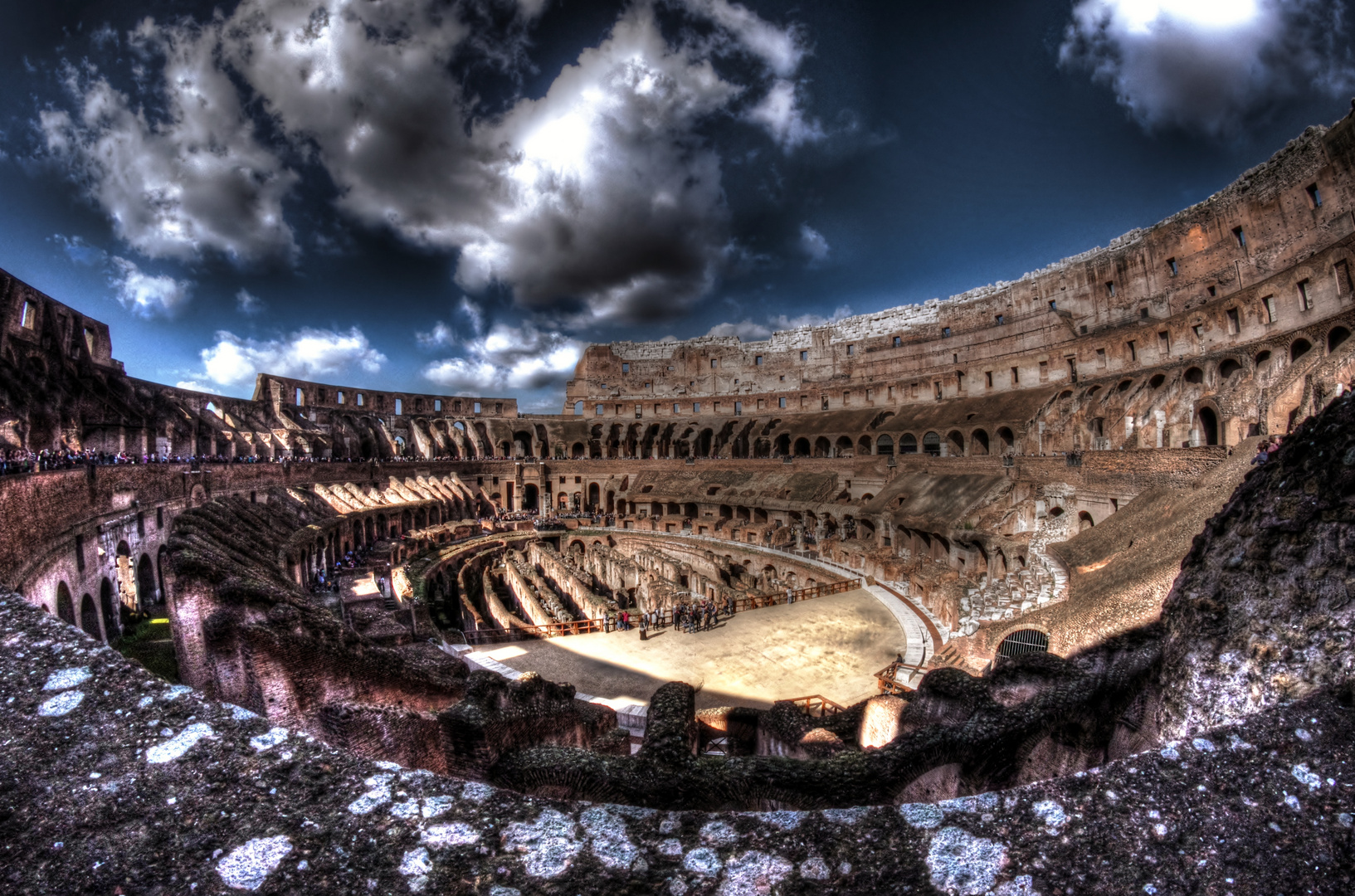 Colosseo, interno in HDR Foto % Immagini| architetture, architetture ...