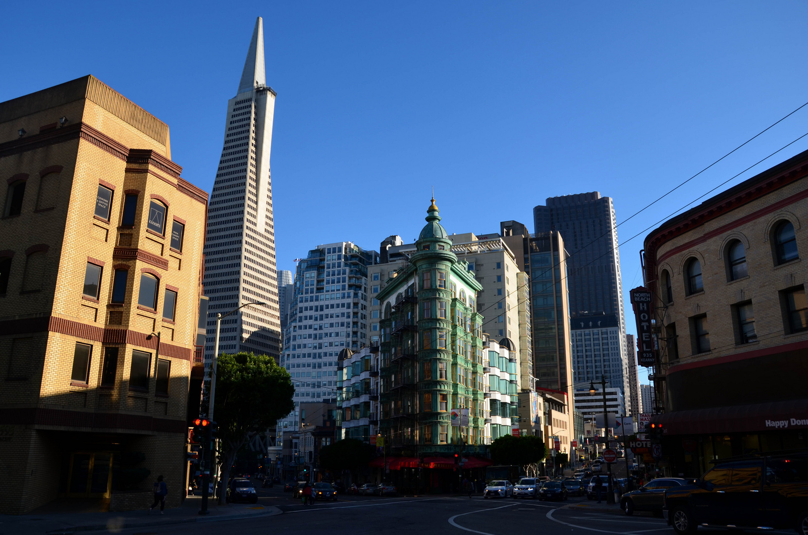 Columbus Tower --- San Francisco Financial District Foto & Bild | city ...