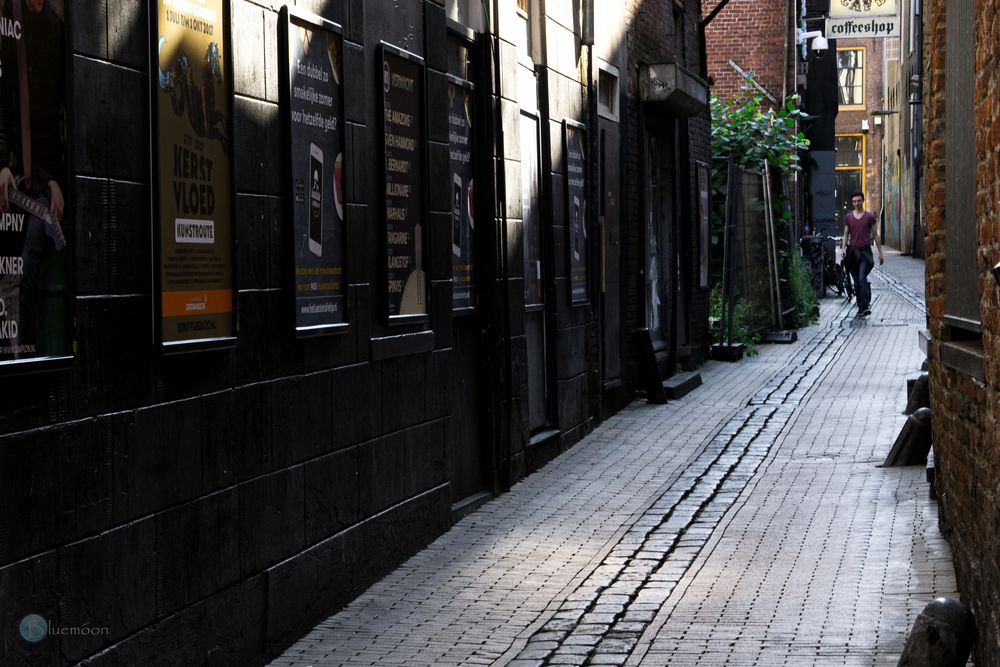 Coming from the coffeeshop Foto & Bild | europe, benelux, streetfotografie mit menschen Bilder ...