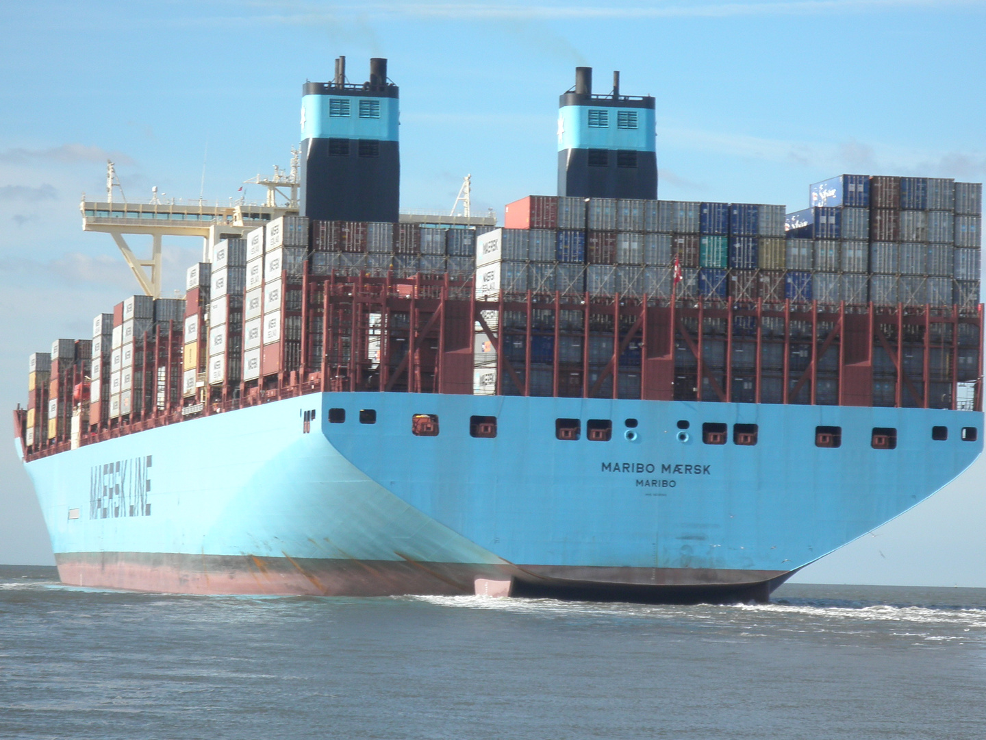 Containerriese MARIBO MAERSK Foto & Bild | maersk containerschiff weser bremerhaven, motive ...