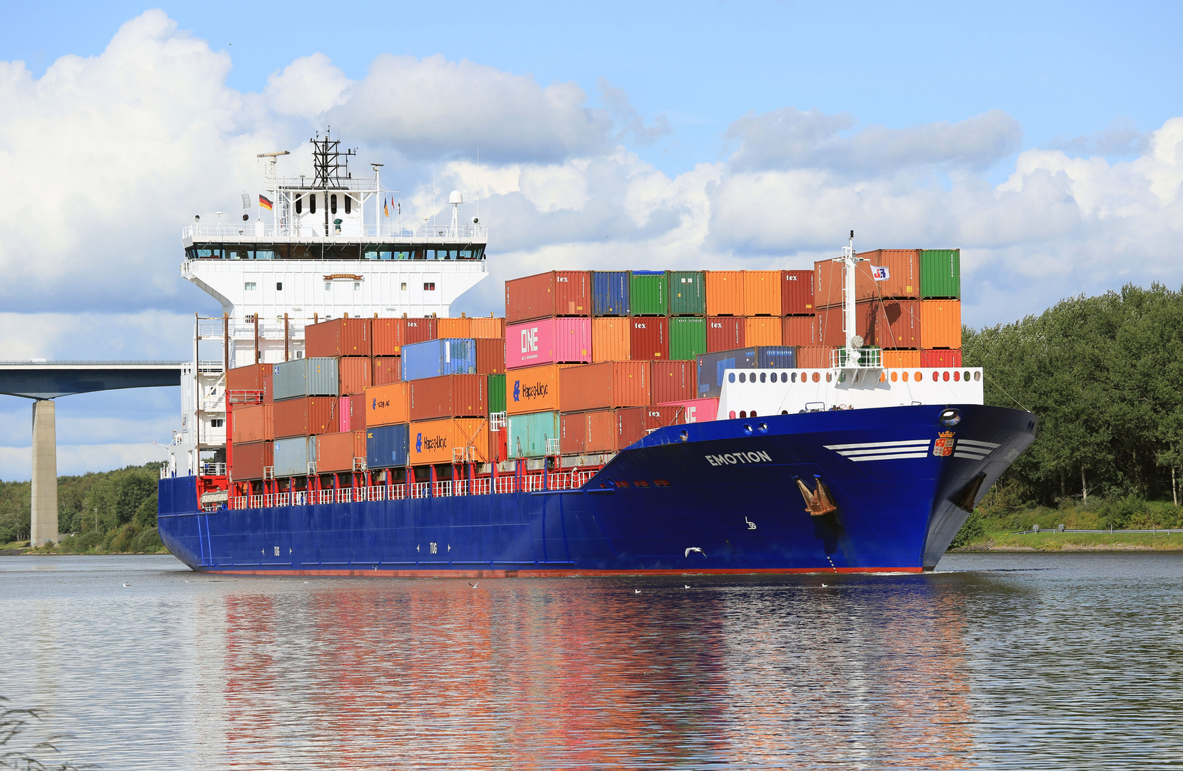 Containerschiff EMOTION Foto & Bild | fotos, world, gewässer Bilder auf ...