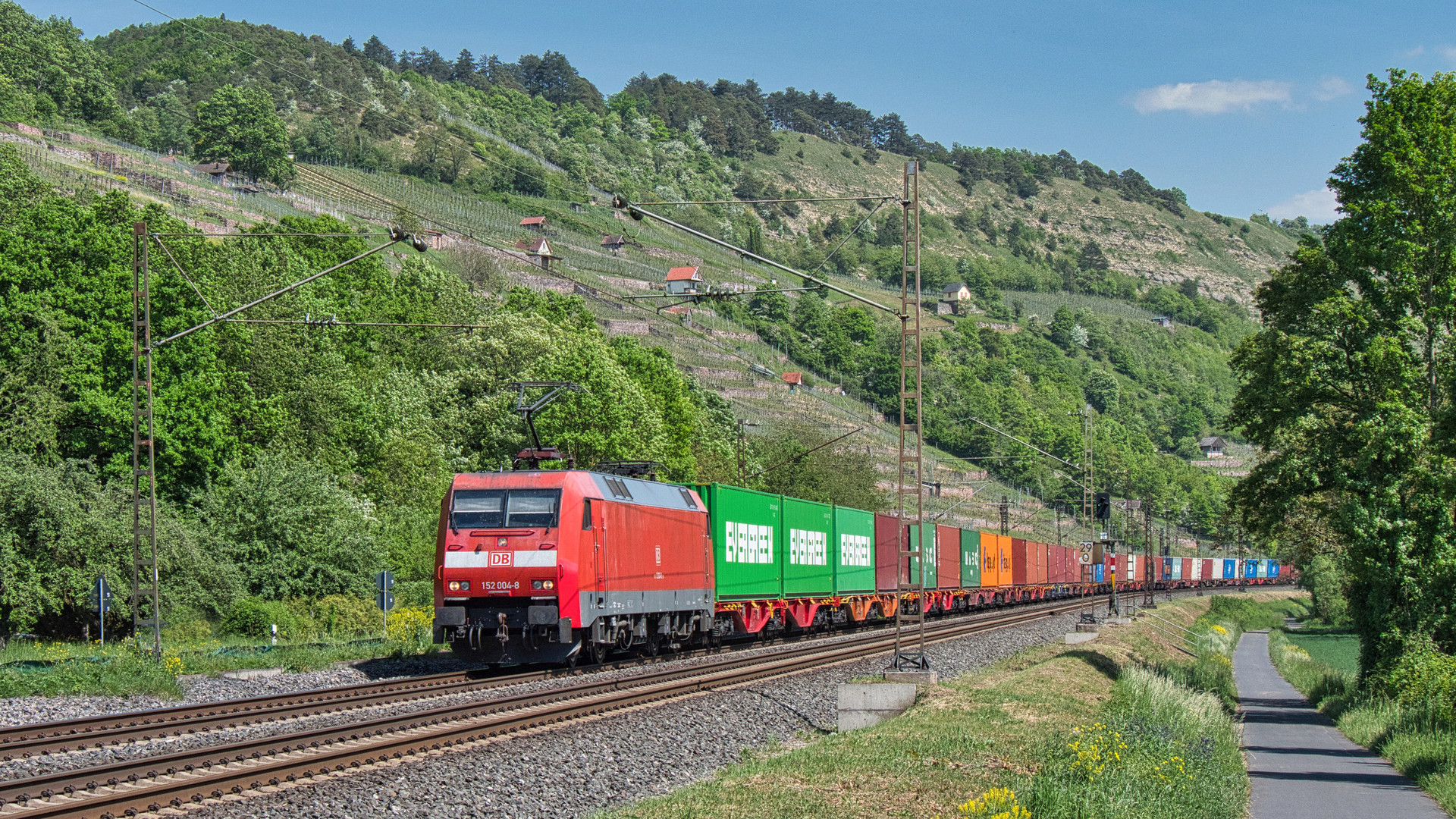 Containerzug bei Gambach Foto & Bild | bahn, loks, eisenbahn Bilder auf ...