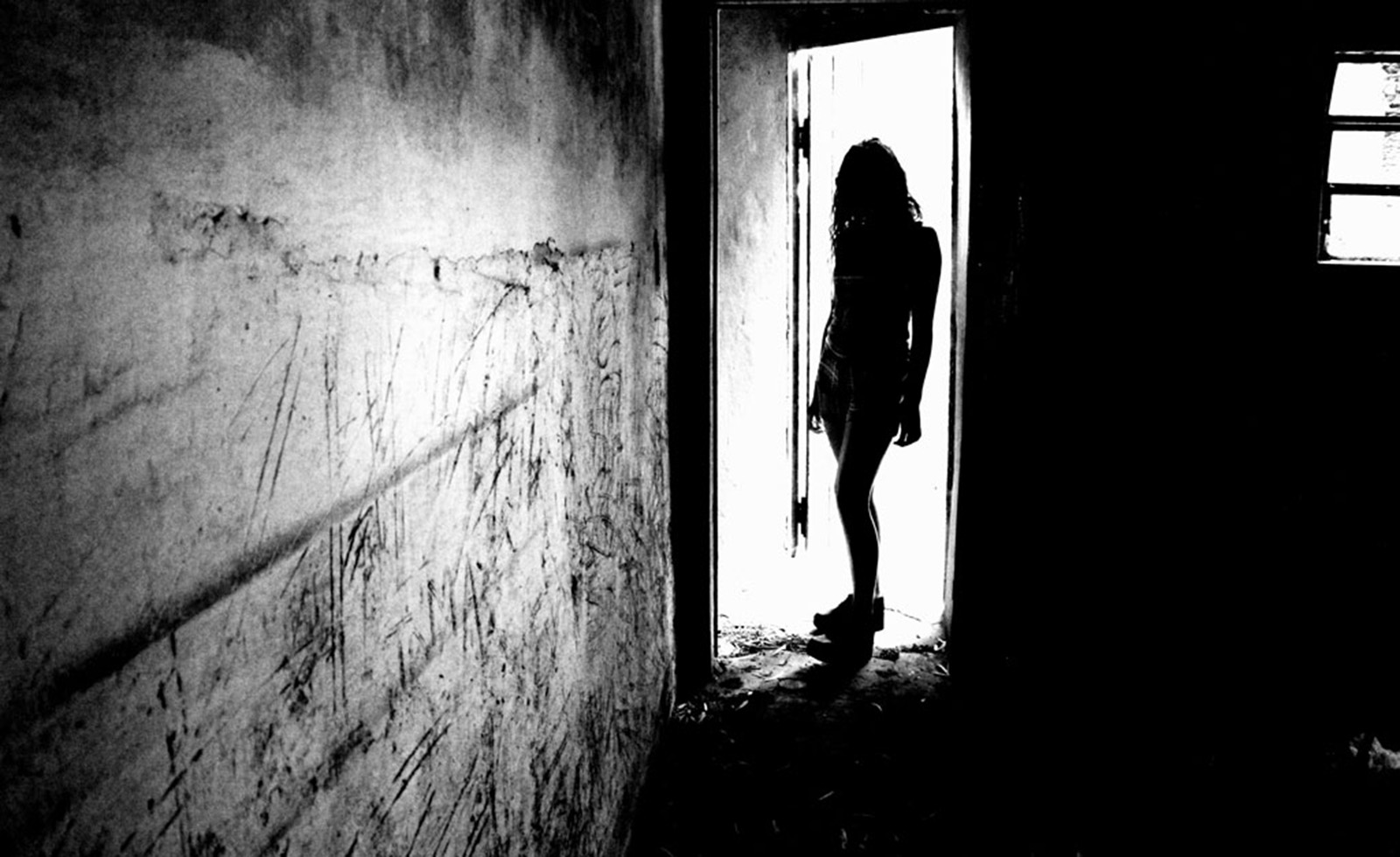 Contraluz. Imagen & Foto | fotografía callejera, photography, pared ...