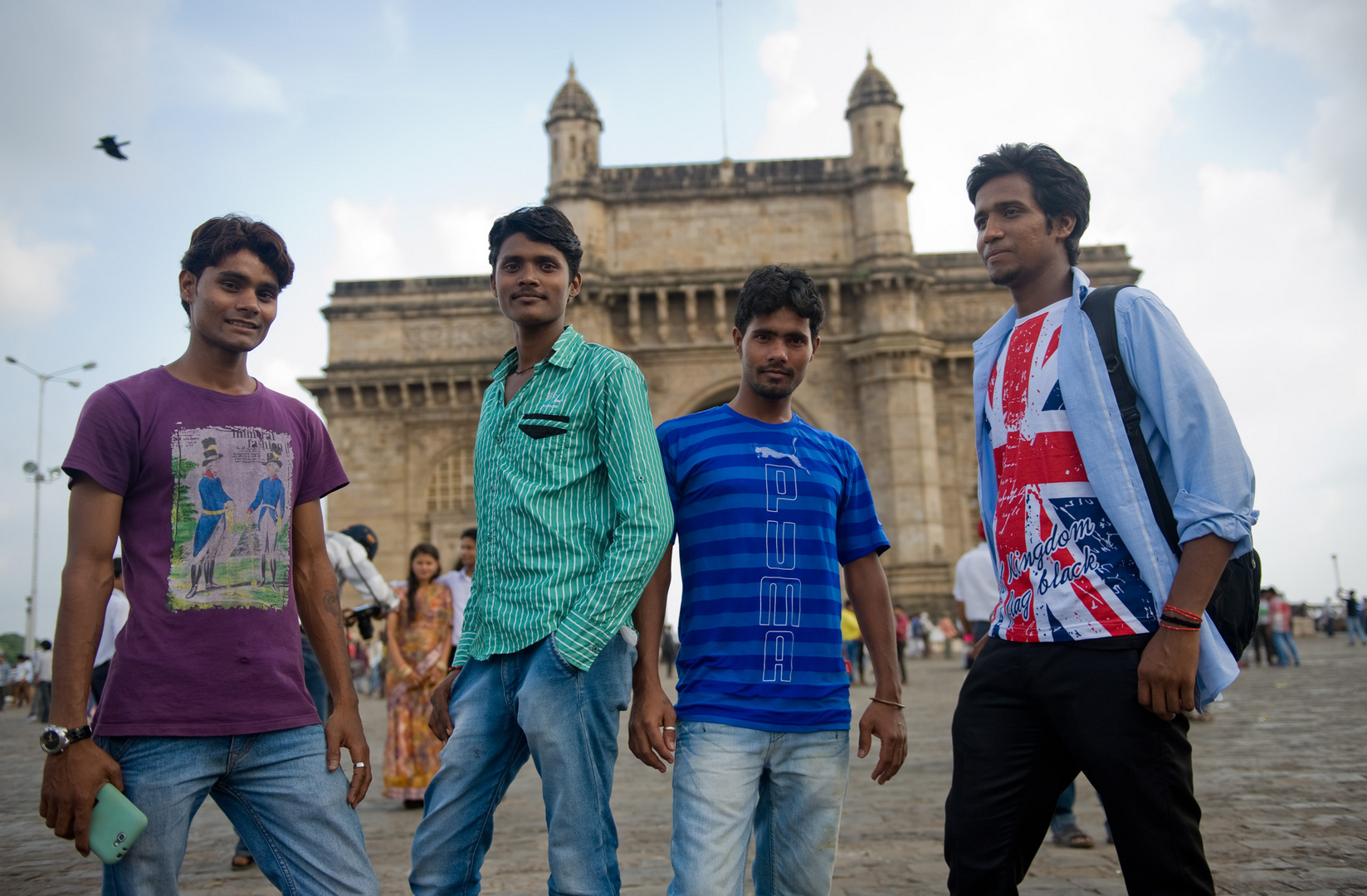 Coole Jungs am Gate of India / Bombay oder Mumbai Foto & Bild ...
