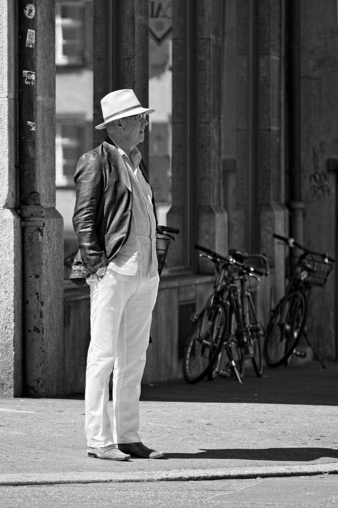 Cooler Typ ... Foto & Bild | fotokunst, emotionen, monochrome fine art ...