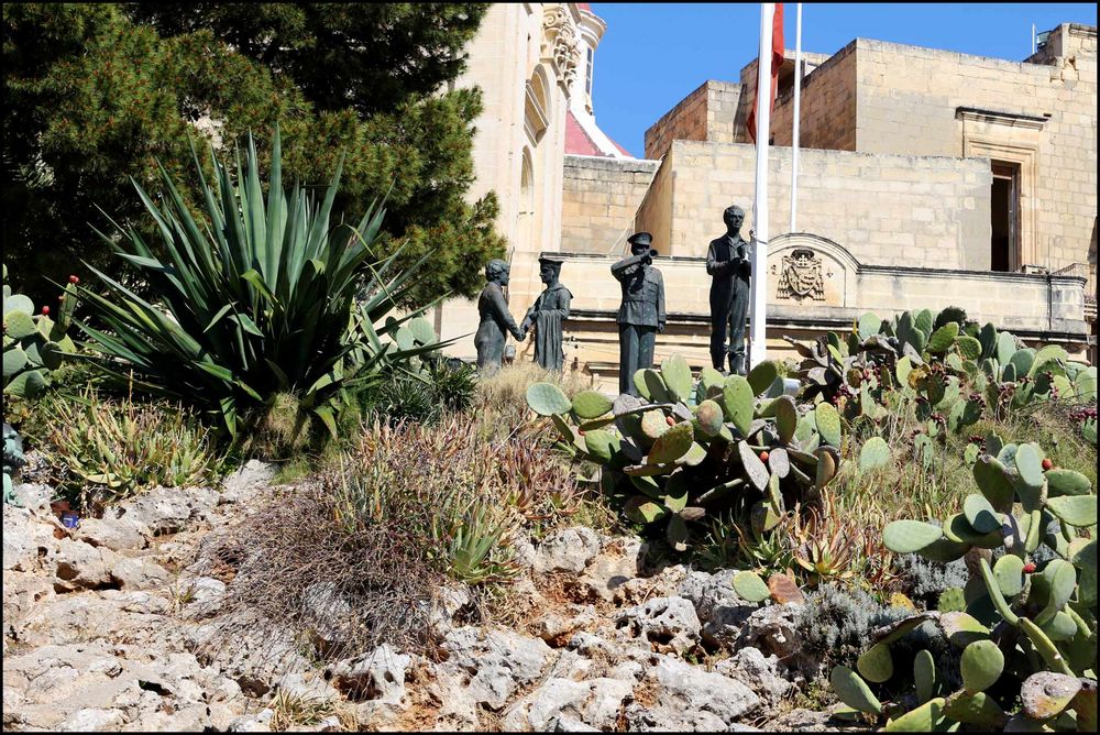 Cottonera Freedom Monument Foto & Bild | europe, malta, malta cottonera ...