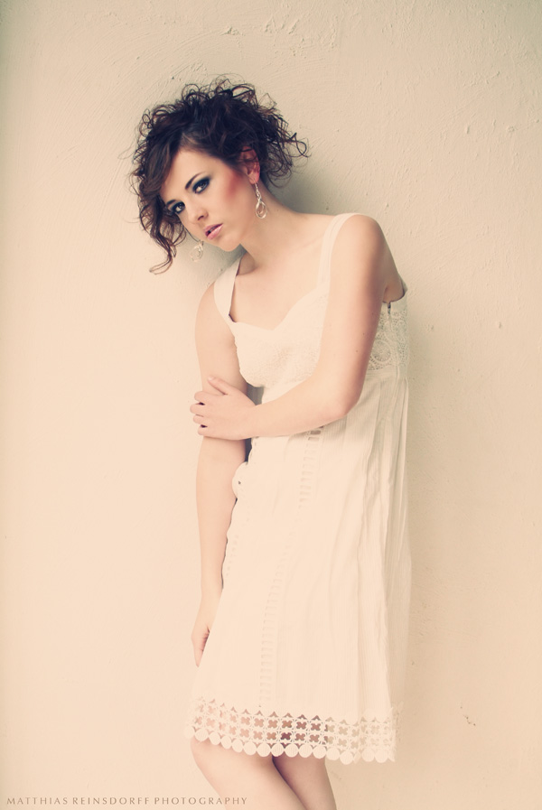 cremefarben und ein tick rosa Foto & Bild | modelle stellen sich vor ...