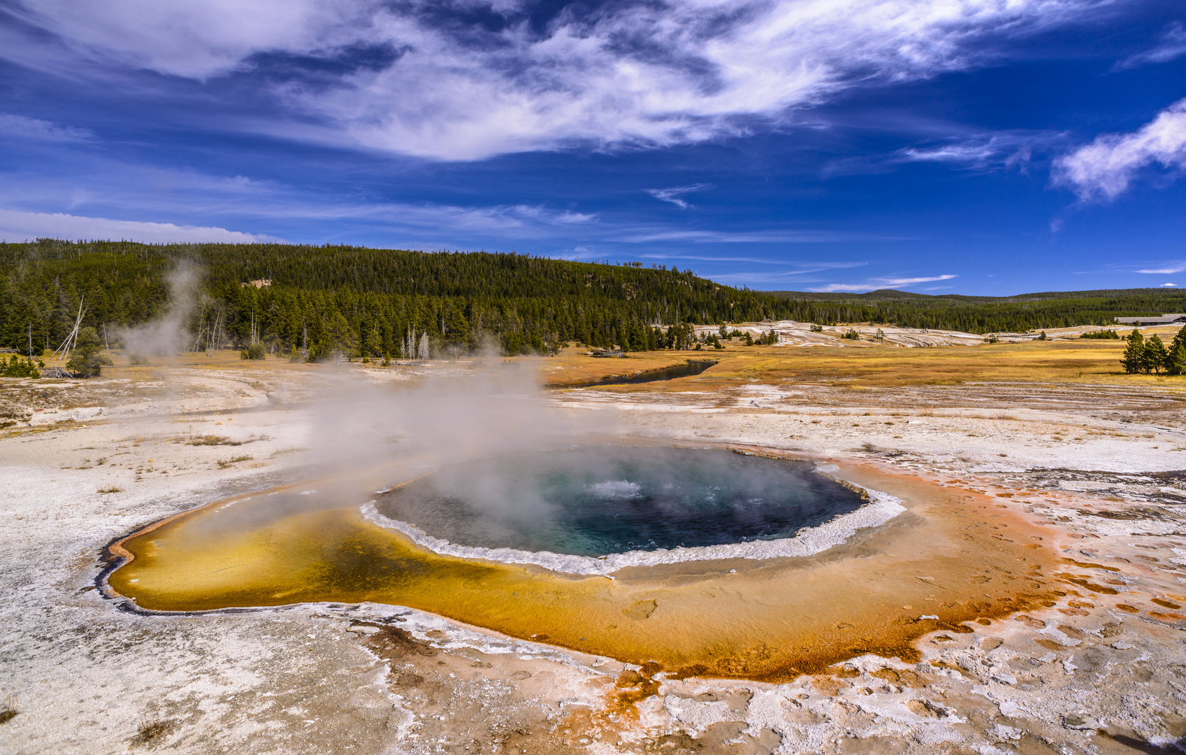 Crested Pool, Yellowstone NP, Wyoming, USA Foto & Bild | blau, himmel ...