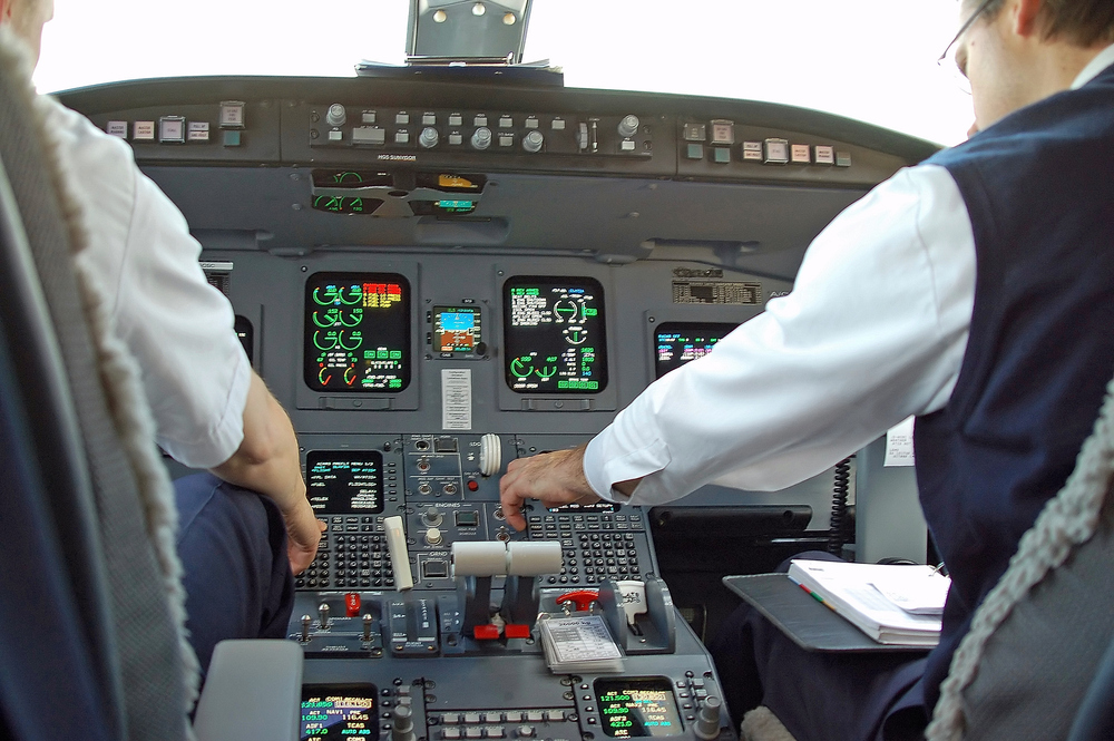 CRJ-700 Cockpit Foto & Bild | luftfahrt, passagiermaschinen, verkehr ...