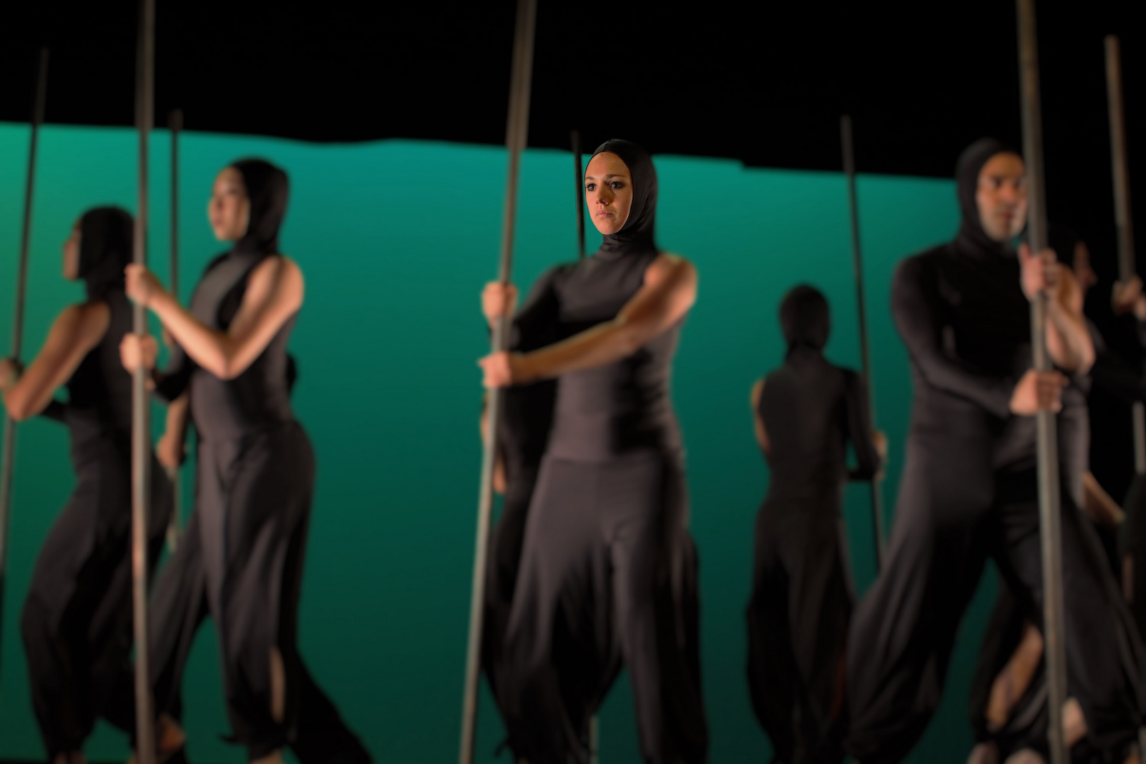 " Crossing the Lines " ROYSTON MALDOOM Choreograph MOHAN C. THOMAS Foto ...