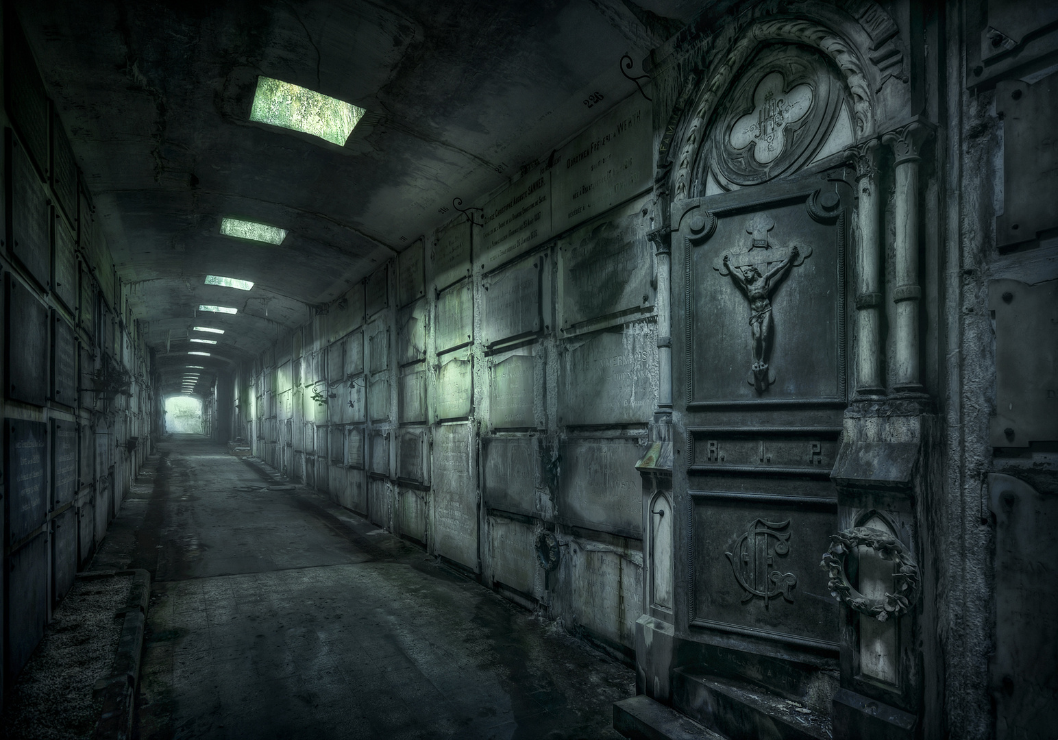 Crypt Foto & Bild | architektur, friedhöfe, lost places Bilder auf ...
