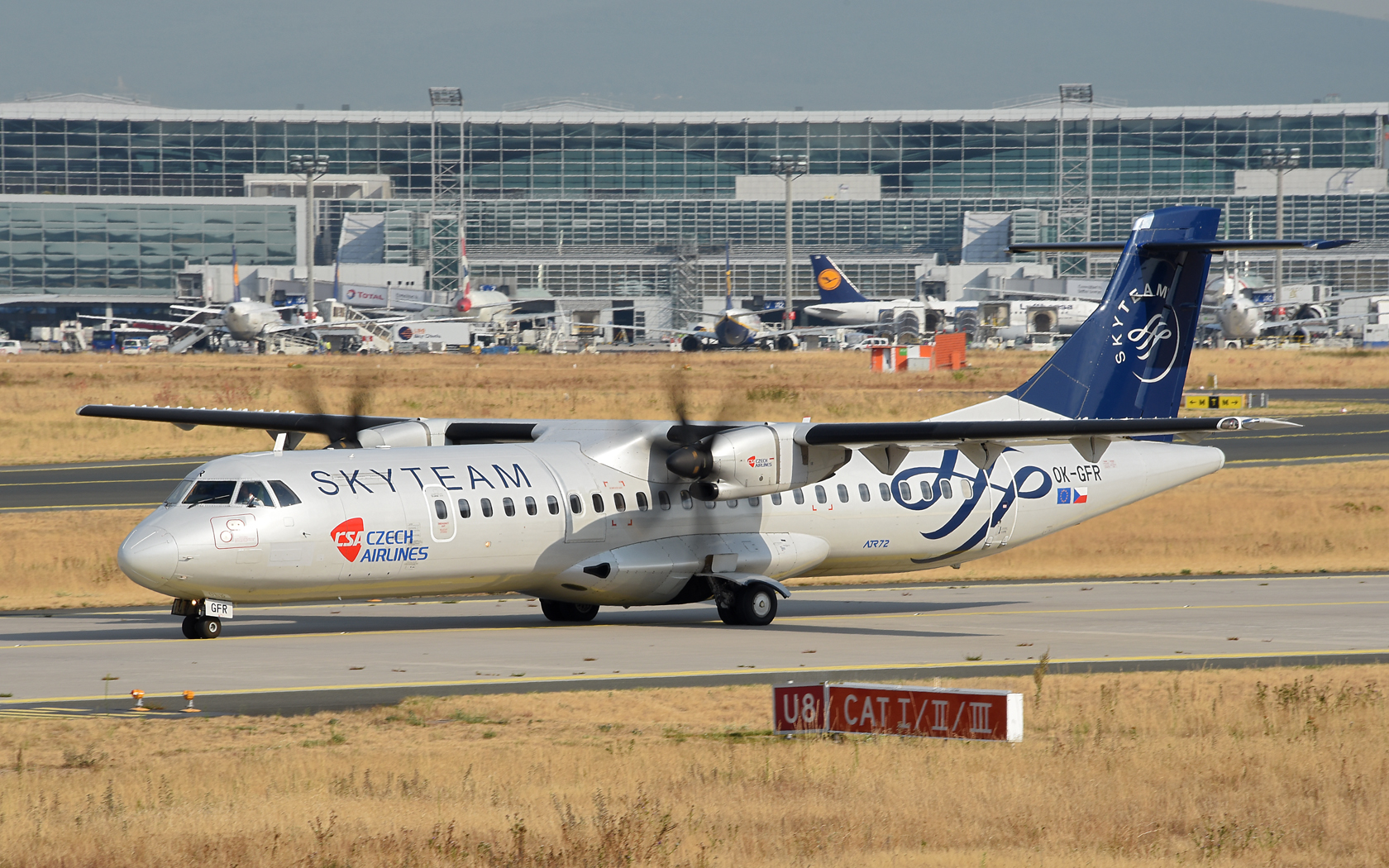 CSA - Czech Airlines ATR 72 OK-GFR Foto & Bild | luftfahrt ...