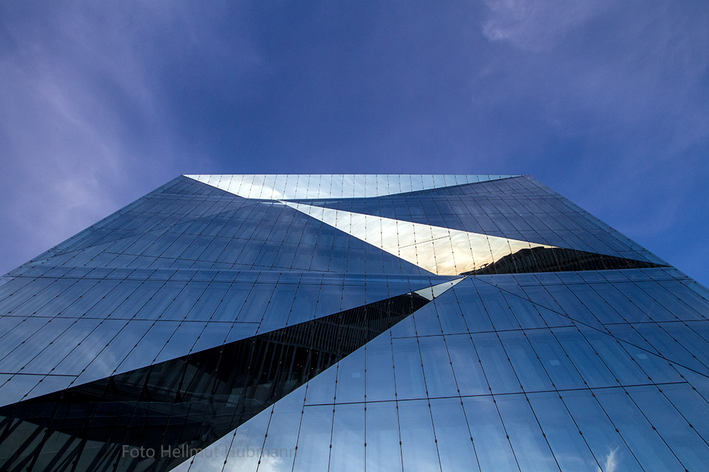 CUBE #11 AUFWÄRTS Foto & Bild | spezial, glas, fassaden Bilder auf ...