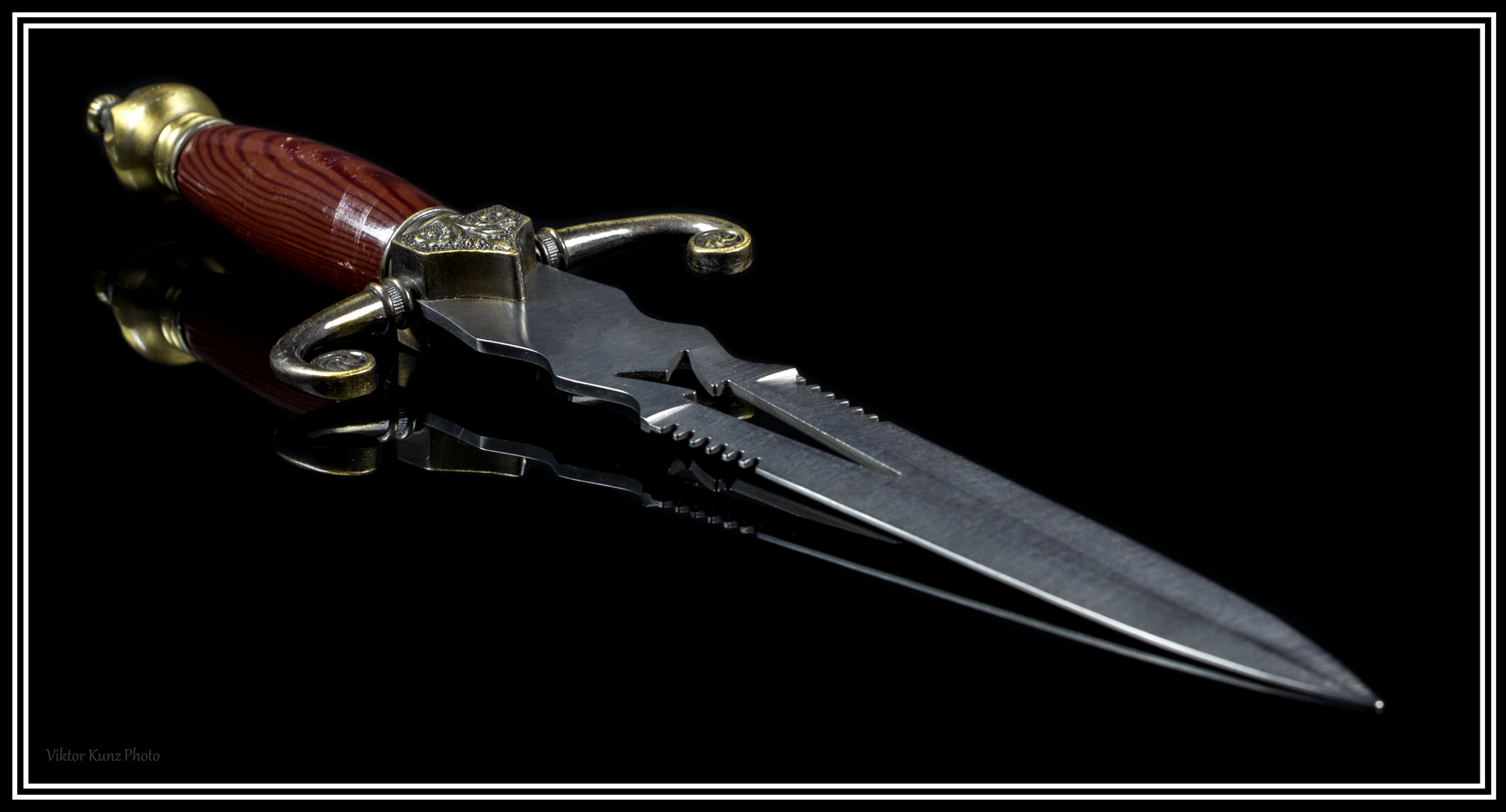 Dagger on black background Foto & Bild | kunstfotografie & kultur ...