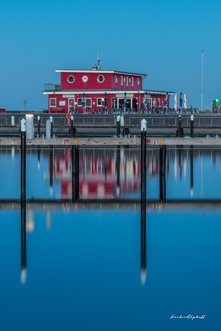 Damp, DLRG Station an der Marina Foto & Bild | ostsee, strand ...