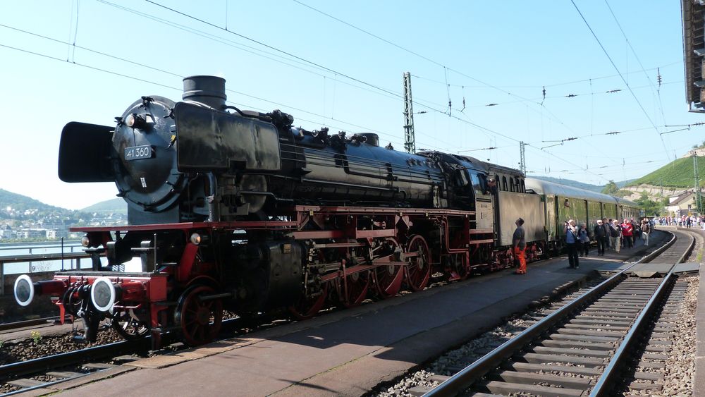 "Dampflok BR 41" im Bahnhof Rüdesheim Foto & Bild | historische ...