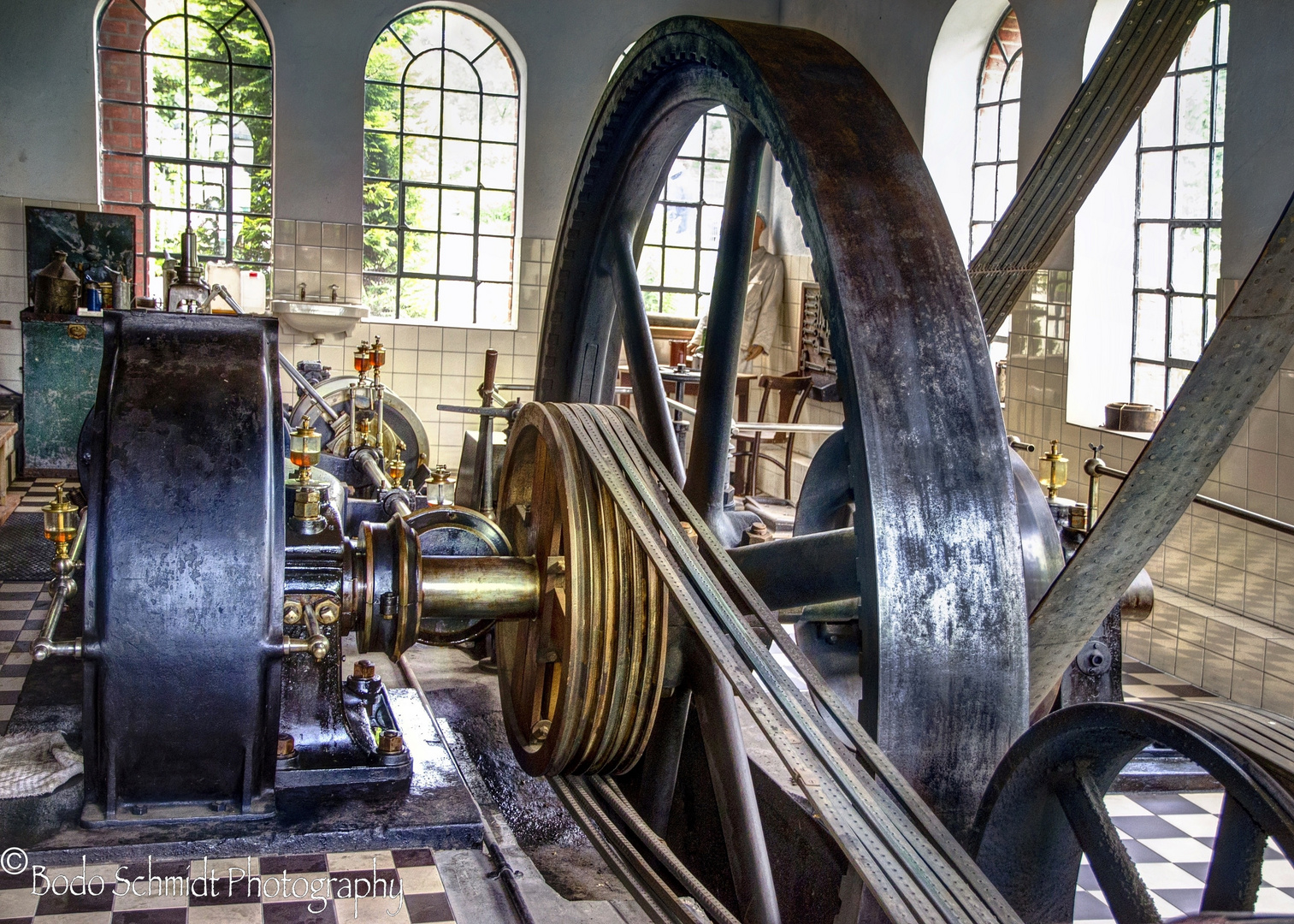 Dampfmaschine mit Riementransmission Foto & Bild | industrie und ...