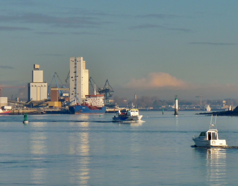 Dans la rade de Lorient (Morbihan) photo et image | paysages, mers et ...