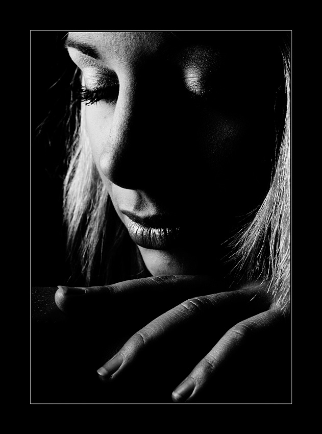 Dark Face Foto & Bild | portrait, portrait frauen, studio Bilder auf ...