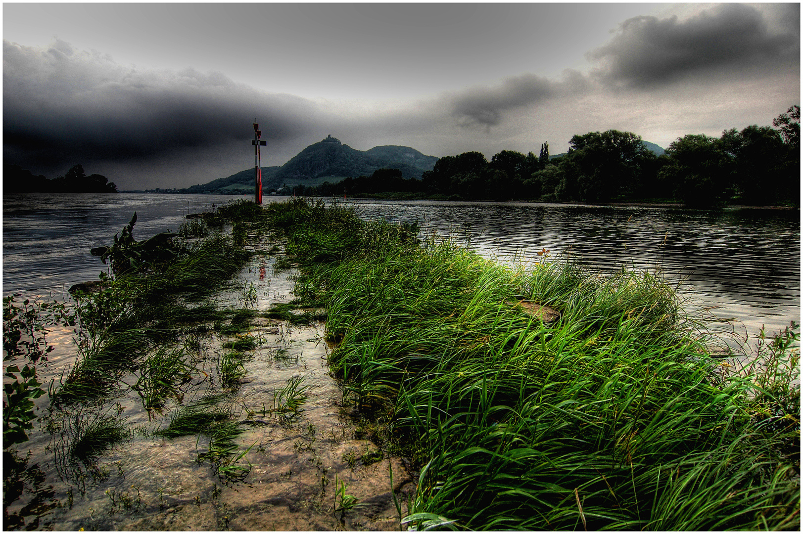 Darum ist es am Rhein so schön (V) Foto & Bild | rhein, drachenfels ...