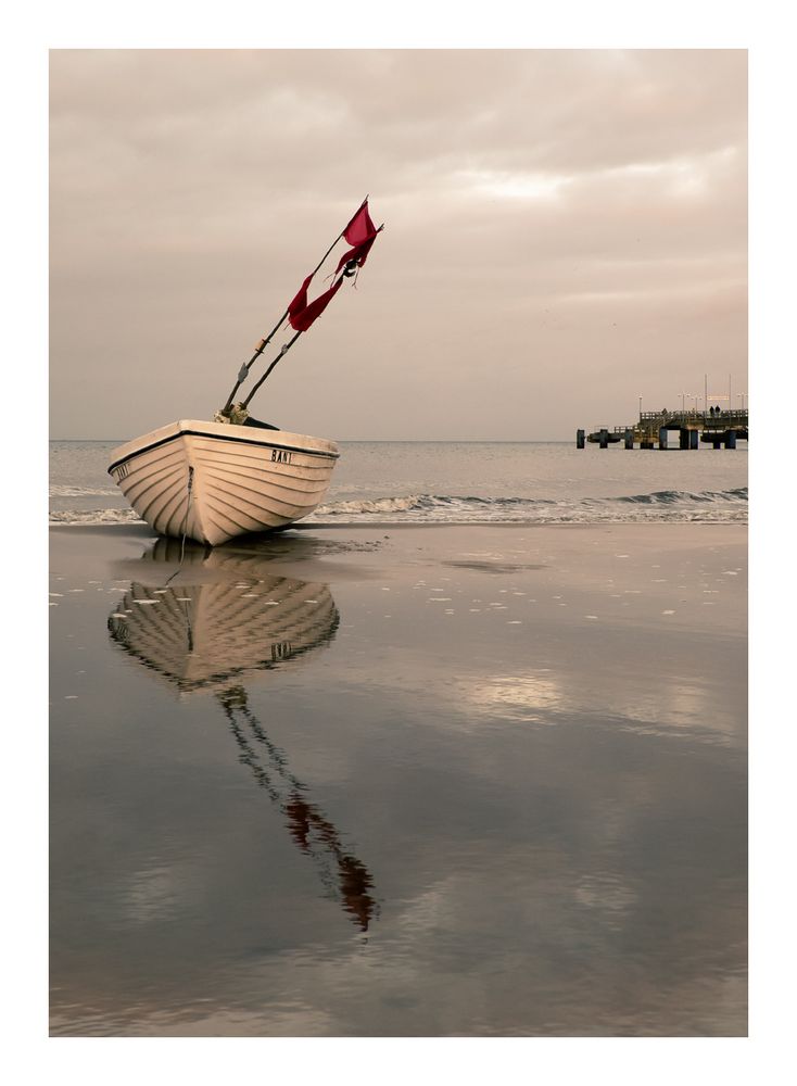 das Boot am Strand Foto & Bild | urlaub, world, wolken Bilder auf ...