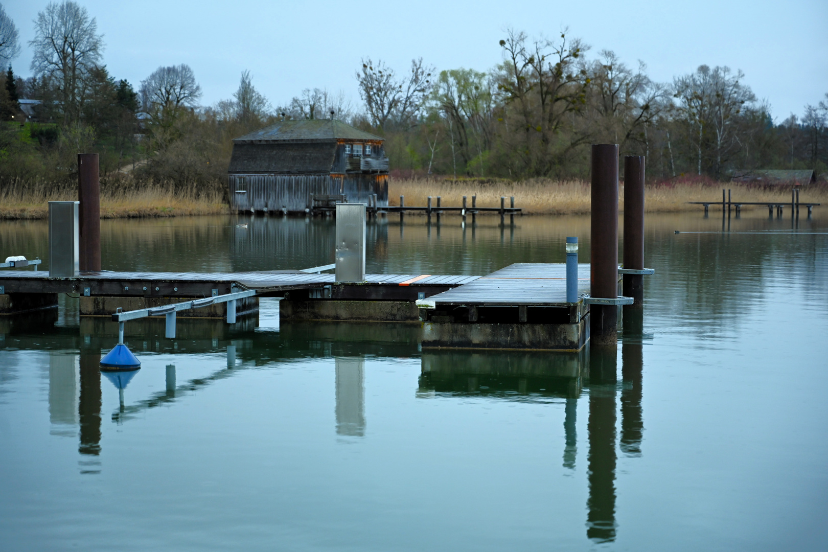Das Bootshaus Foto & Bild | spezial, wasser, natur Bilder auf fotocommunity