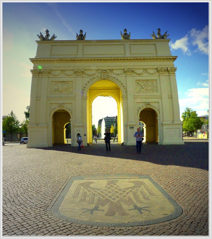 Das Brandenburger Tor in Potsdam Foto & Bild | architektur, stadtlandschaft, historisches Bilder ...