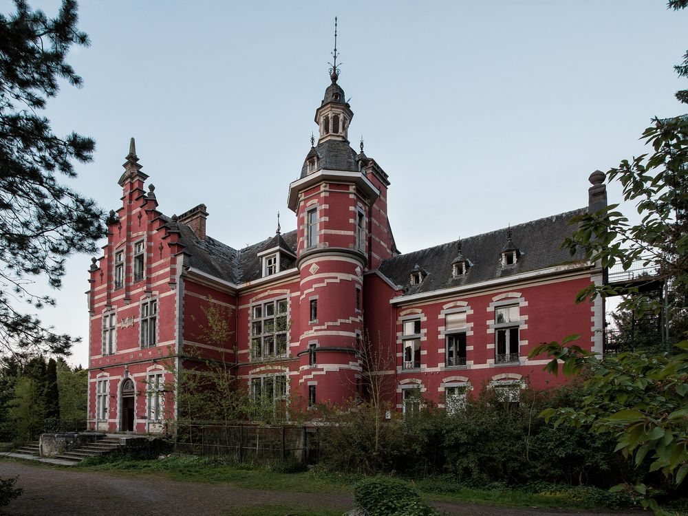 das Château Rouge... Foto & Bild | spezial, marode, marodes Bilder auf ...