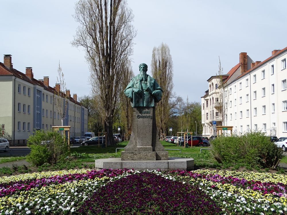Das Denkmal Foto & Bild | deutschland, europe, sachsen- anhalt Bilder ...