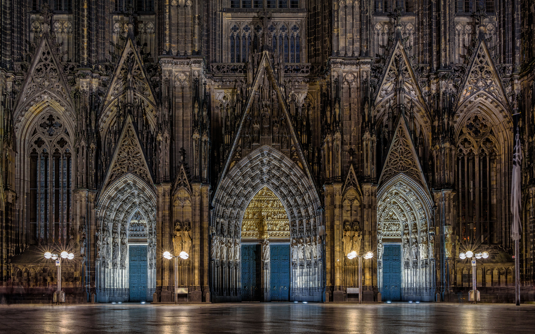 Das Dom- Portal Foto & Bild | kirche, nachtaufnahme, köln Bilder auf ...