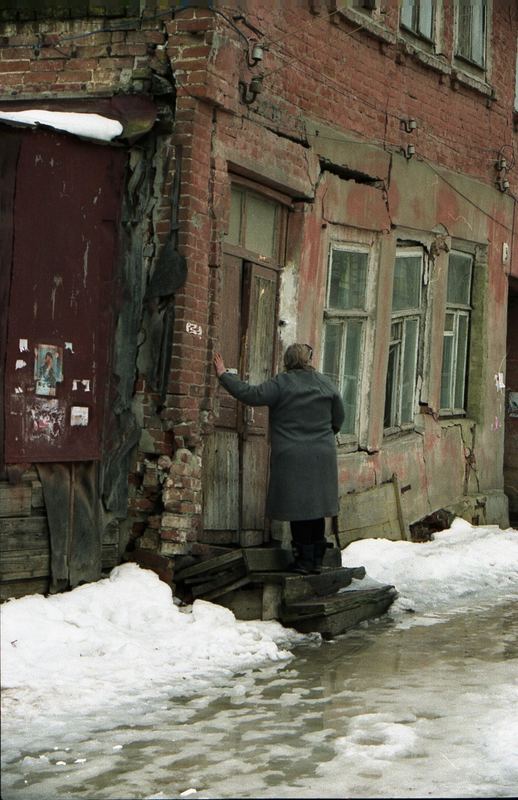 Das ewige Warten Foto & Bild | streetfotografie mit menschen, street: spontane portraits ...